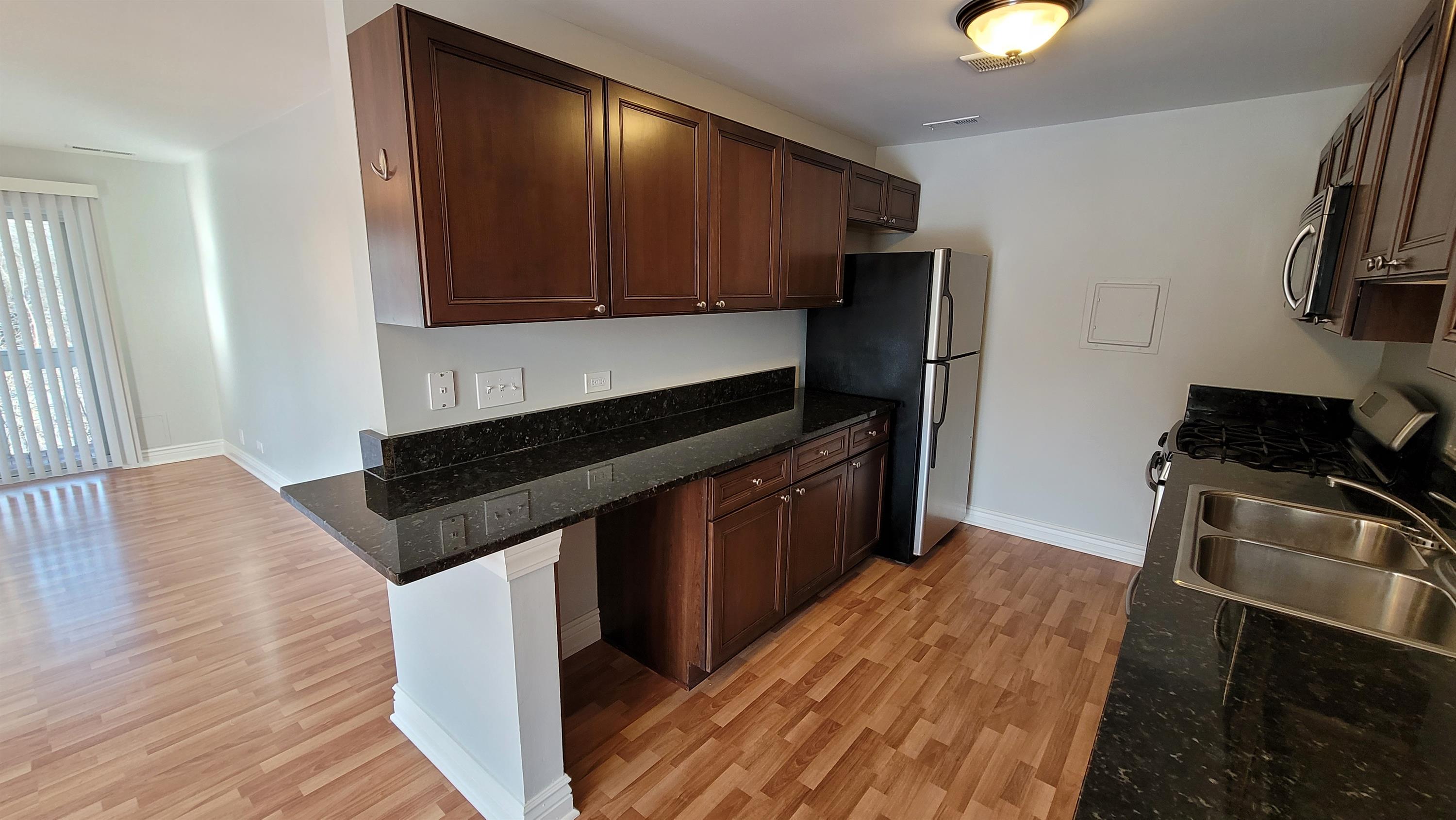 Home [blackoaksrealtyllc.managebuilding.com]